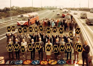 American Highways 101: Visual Guide to U.S. Road Sign Designs ...