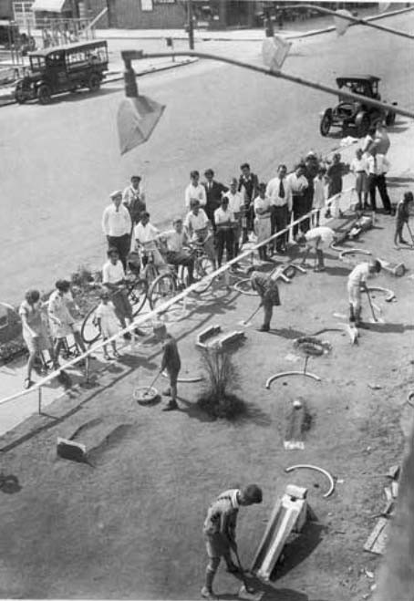 Peewee Urbanism: Why Miniature Golf Grew Big During the Great ...