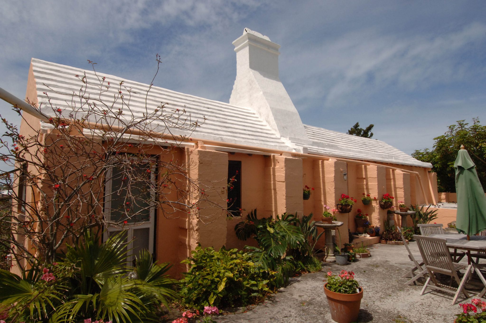 Stepping Up: Bermuda Roofs Rebuff Hurricanes, Collect Water & Cool ...